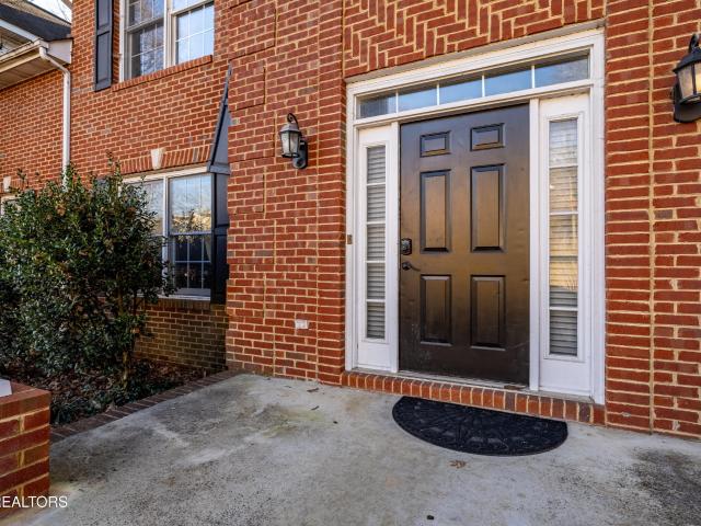 8946 Maple Ridge Lane