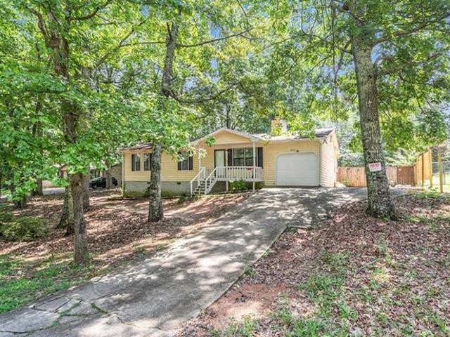 8947 Tweeddale Dr, Winston, GA 30187