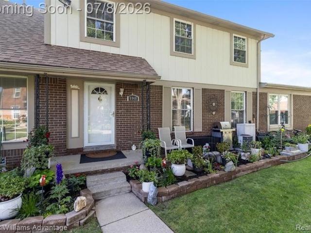 8948 Shawn Dr, Sterling Heights, MI 48312