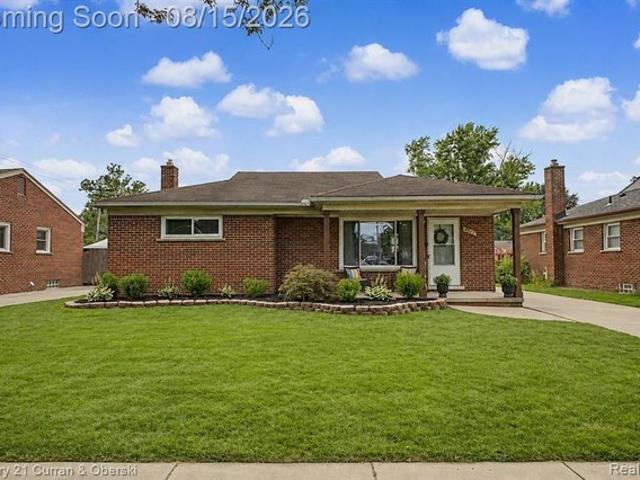 8949 Harrison St, Livonia, MI 48150
