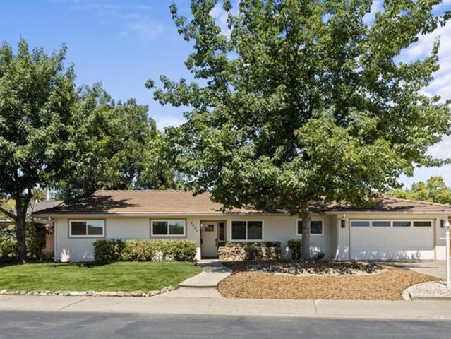 8949 Plaza Park Dr, Elk Grove, CA 95624