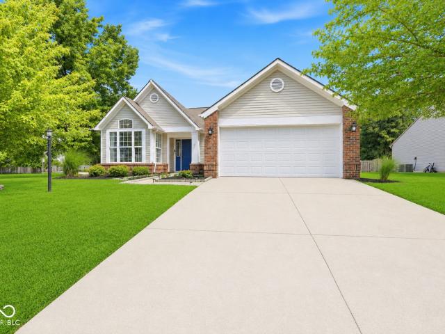 8940 Woodlark Drive