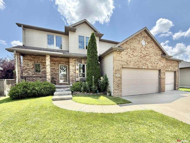 8941 Garland St, Lincoln, NE 68505