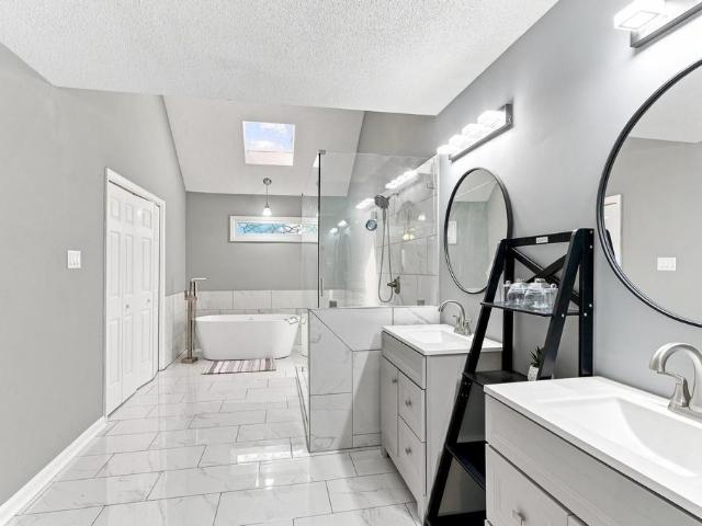 8941 hickory trail dr