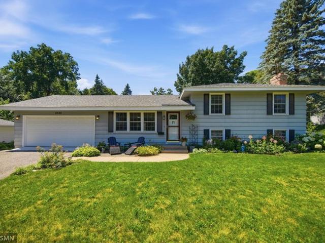 8942 York Rd S, Bloomington, MN 55431