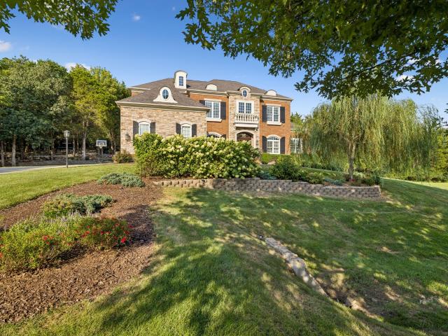 894 Arlington Heights