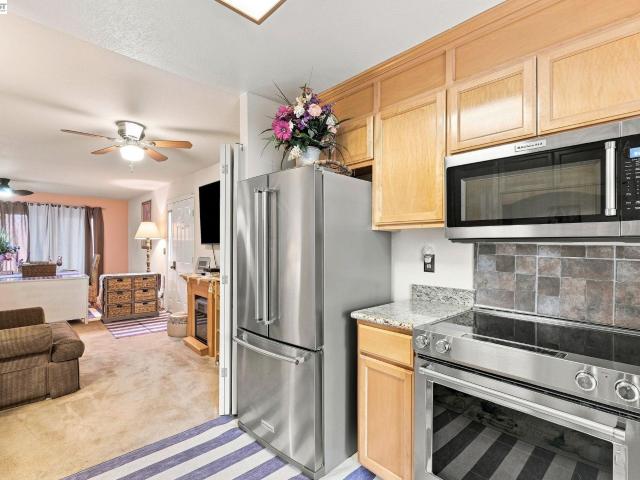 894 Lewelling Blvd 13