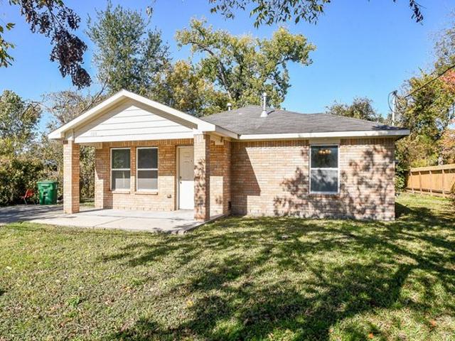 894 N Victory Dr, Houston, TX 77088