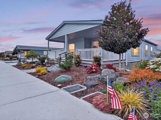 894 N Iris Ave, Sequim, WA 98382