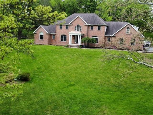 894 Park Blvd W, East Liverpool, OH 43920