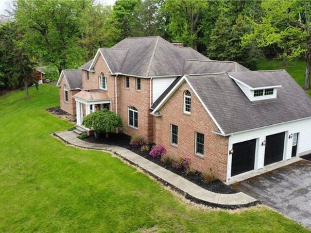 894 Park Blvd W, East Liverpool, OH 43920