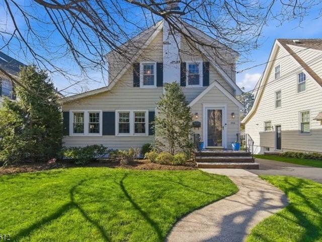894 Ridgewood Rd, Millburn, NJ 07041
