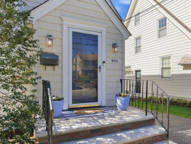 894 Ridgewood Road
