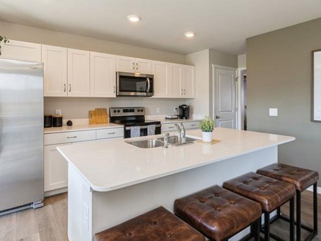 8955 N 167th St, Bennington, NE 68007