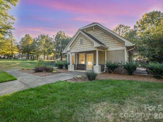 8955 Rosalyn Glen Road