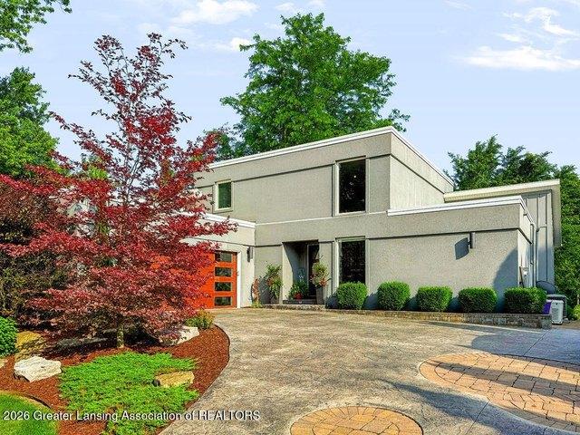 8955 W Scenic Lake Dr, Laingsburg, MI 48848
