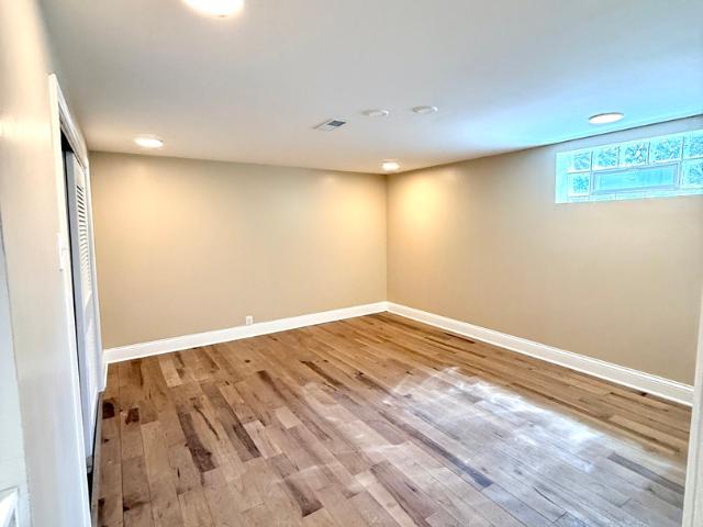 8958 S Oglesby Ave, Chicago, IL 60617 | MLS #12621
