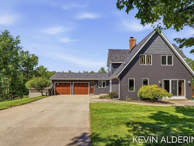 8959 Ottogan St, Holland, MI 49423