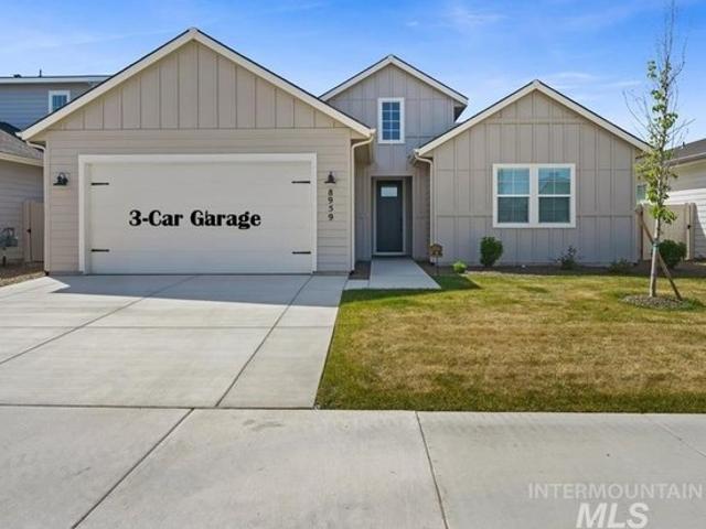 8959 W Moon River Dr, Star, ID 83669