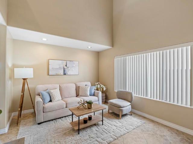 8950 Gateway View Ct