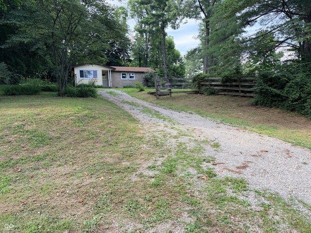 8950 W Georgetown Rd, Columbus, IN 47201