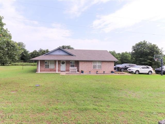 8951 Hilltop Rd, Beggs, OK 74421