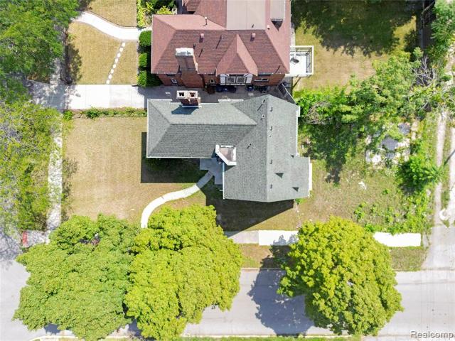 8951 La Salle Blvd