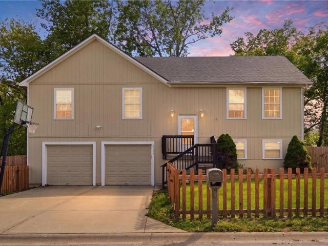 8953 Ann Ave, Kansas City, KS 66112 | MLS #2608