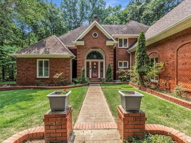 8953 Planters Wood Cv, Bartlett, TN 38133