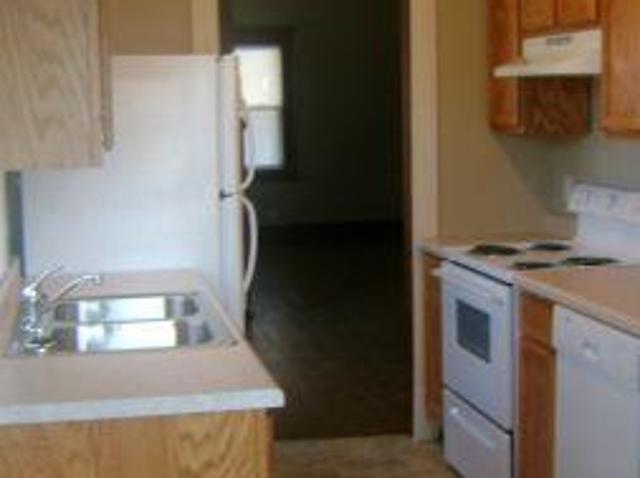$895 / 3br Recently Renovated House for Rent 2717 South Street map