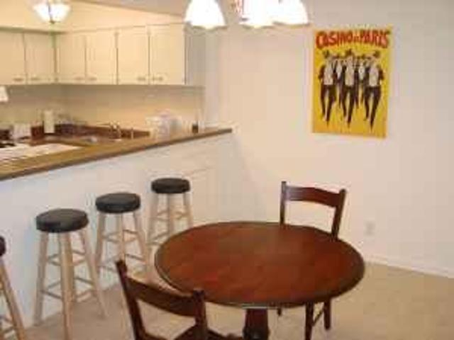 $895 2 BRM Condo, Carpet, Tile, Dual Vanity, Dining Rm, Bar, Applicances Hydraulic Road, Rt 29, Solomon Ct map