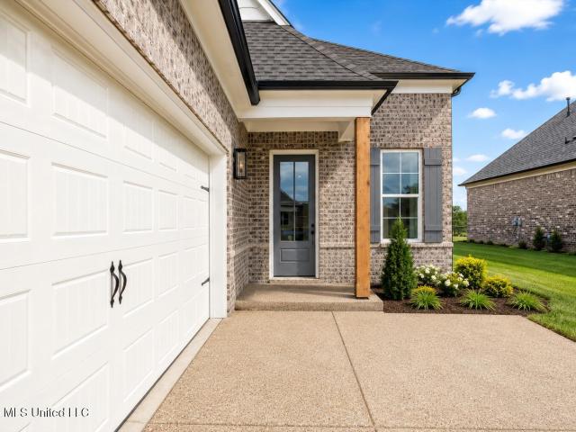 895 Coahoma Court