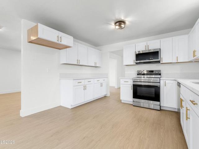 895 Camino Real Dr, Sparks, NV 89434