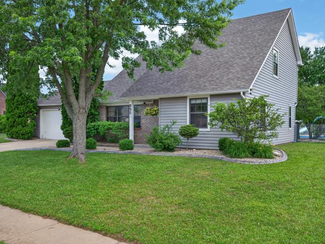 895 Cypress W