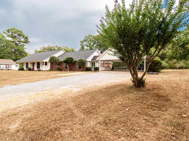 895 Agnes Rd