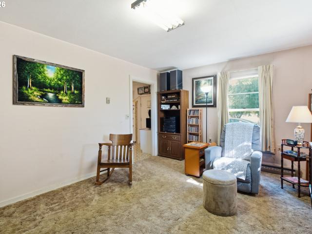 895 elma ave se
