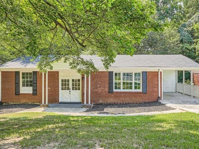 895 Kings Grant Dr NW, Atlanta, GA 30318