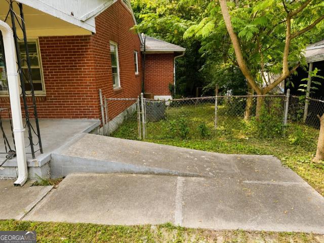 895 Laurel Street