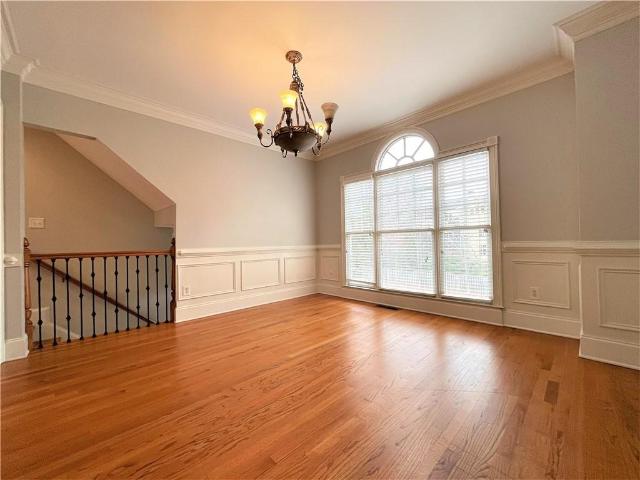 895 Lenox Ct NE