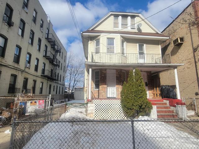 895 Lenox Road | Compass