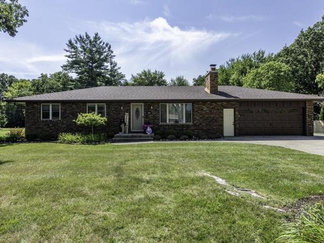 895 N School St, Salem Lakes, WI 53170