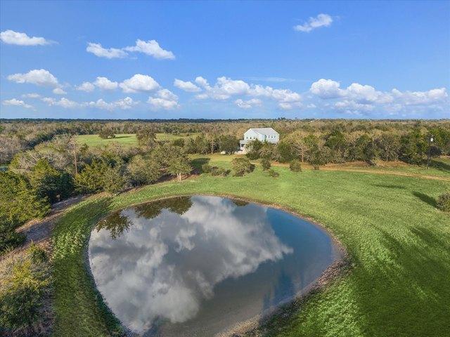895 S Weyand Rd, Round Top, TX 78954