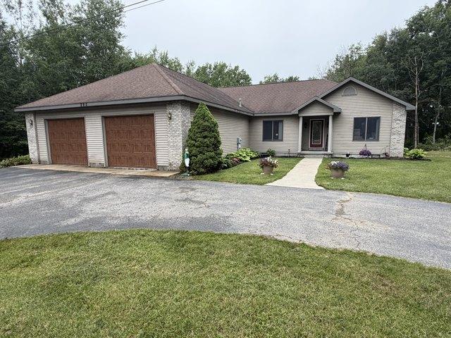 895 Smeaton Rd, Houghton Lake, MI 48629