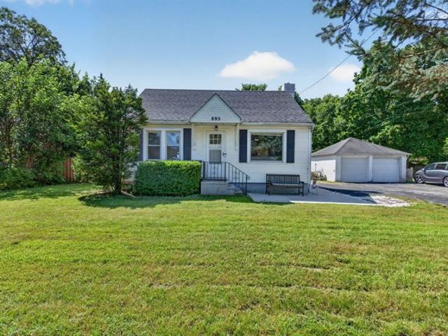 895 Pine Bluff Rd, Morris, IL 60450