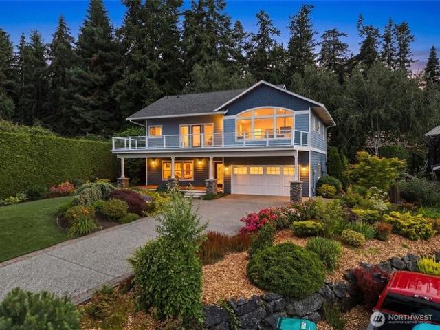 895 Rocky Point Dr, Camano Island, WA 98282