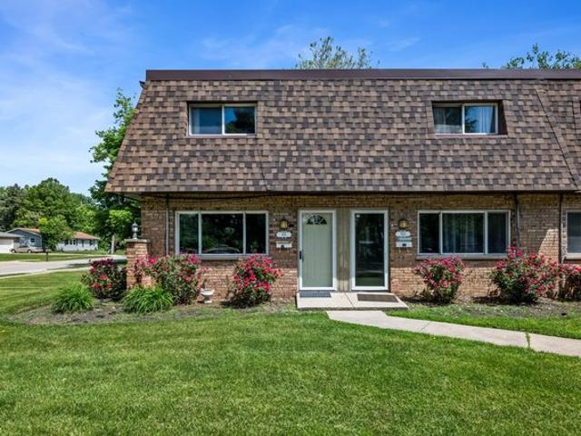 895 Richard St, Aurora, IL 60506