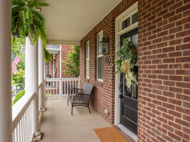 895 Woodlawn Rd # 2