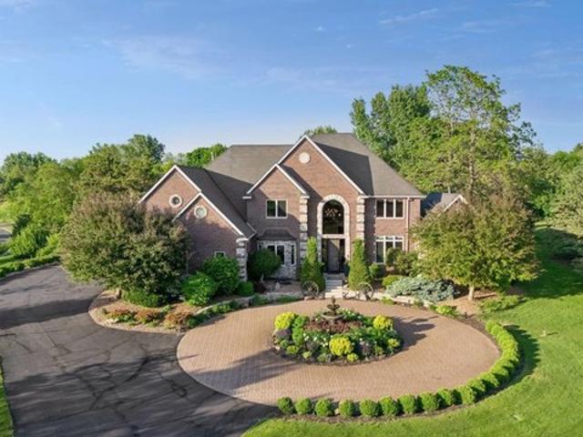 8964 Almquist Way, Inver Grove Heights, MN 55077