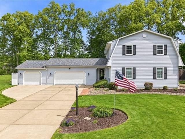 8965 Altura Dr NE, Warren, OH 44484