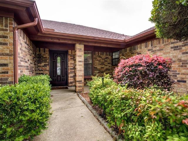 8966 Hialeah Cir S, North Richland Hills, TX 76182 | MLS #21077 | Compass